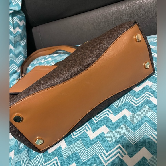 Michael Kors | Bags | Michael Kors Molly Large Shoulder Tote | Poshmark